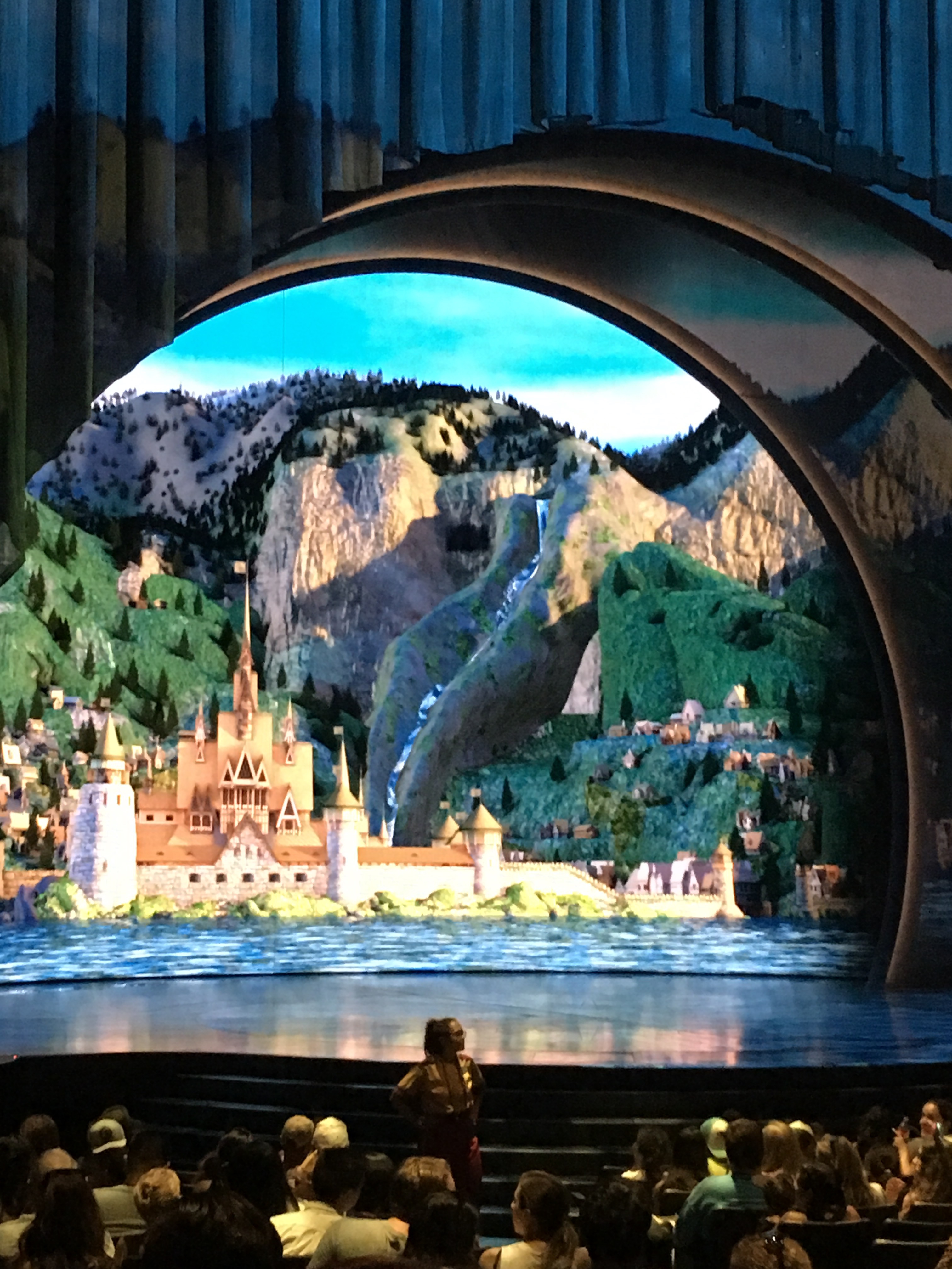 Frozen Live on Stage | Disney Parks Addict
